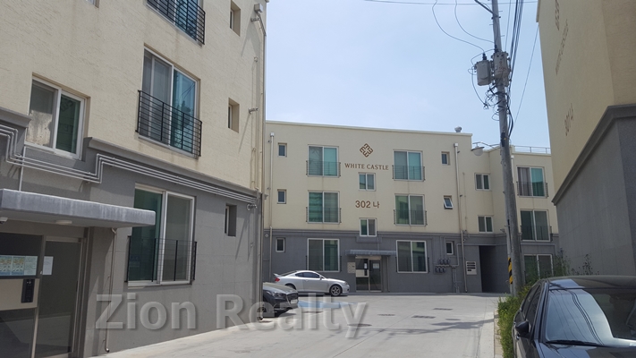 WHITE CASTLE : Camp Humphreys Off-post Housing