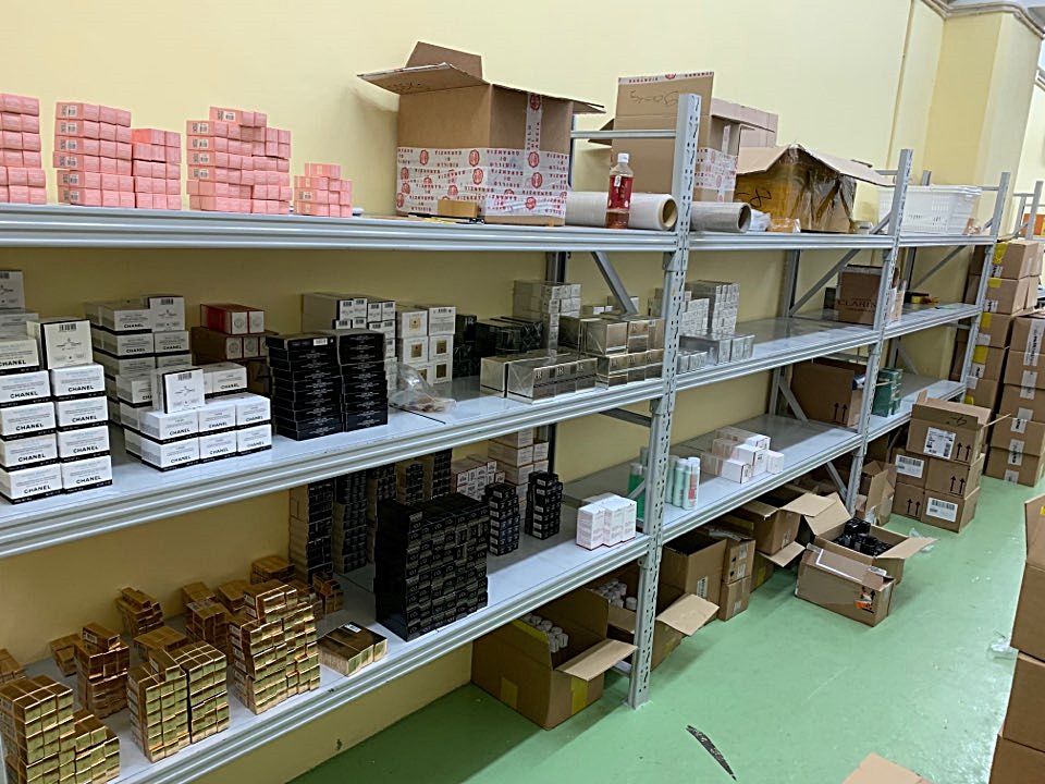 L.C TRADING the third week of September delivery (Hong Kong) : L.C Trading