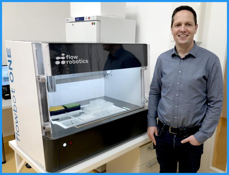 Flowbot ONE Automated Liquid Handling System for PCR Diagnosics. : 이앤씨바이오