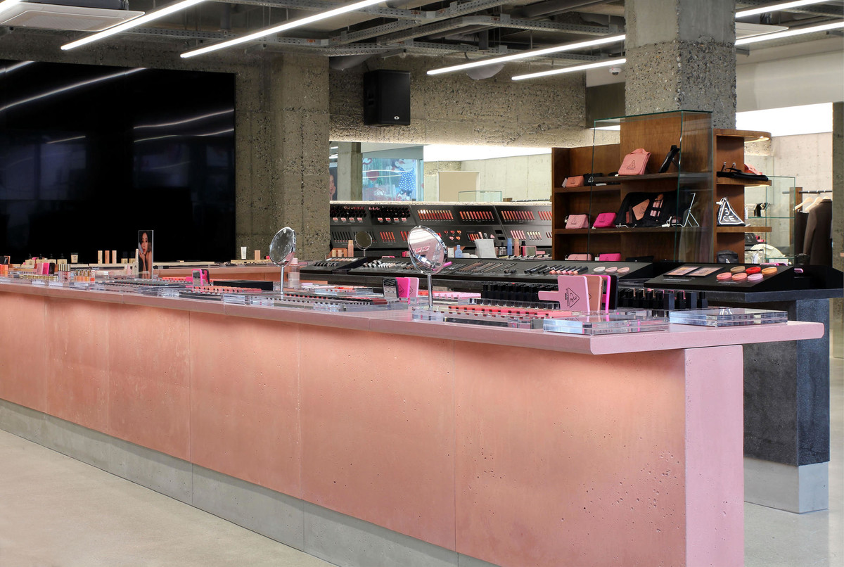 STYLENANDA Flagship Store 1F (Hongdae) : UHPC 디자인 콘크리트 디크리트