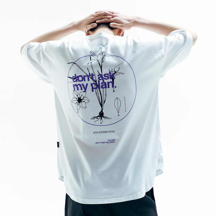 DAMP LILY HIDDEN LOGO CREW NECK TEE_WHITE : 모티브-이펙트