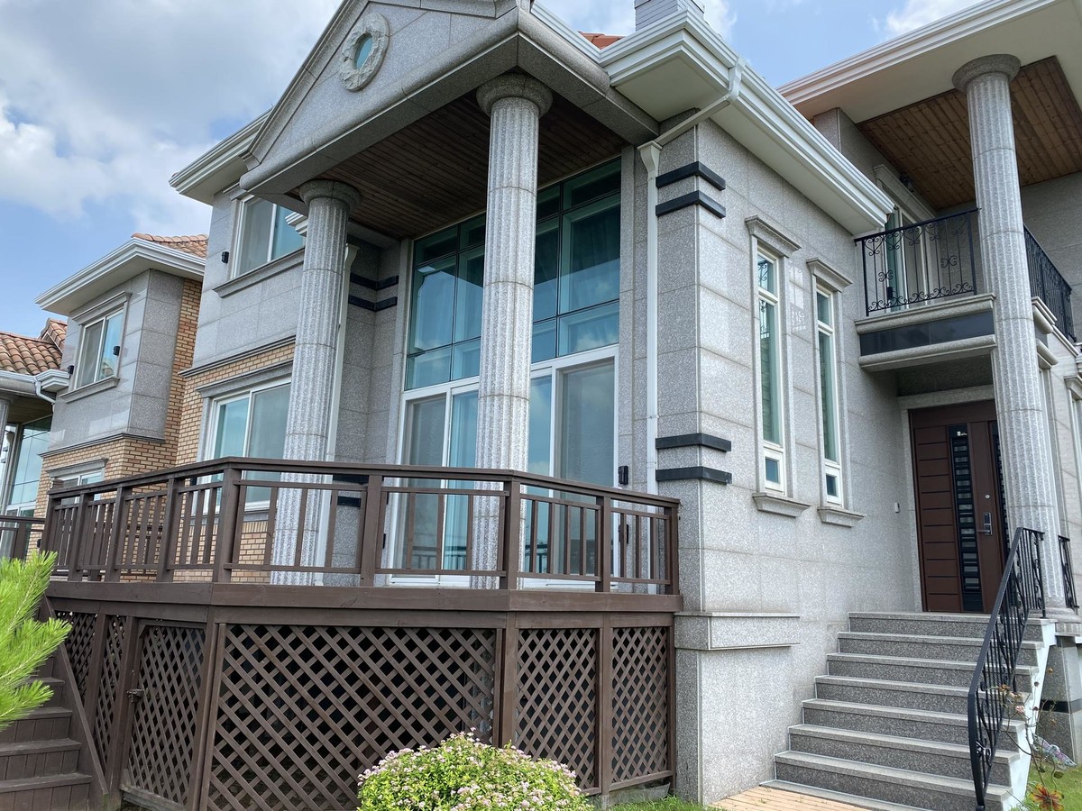 QUEEN'S GARDEN : Camp Humphreys Off-post Housing