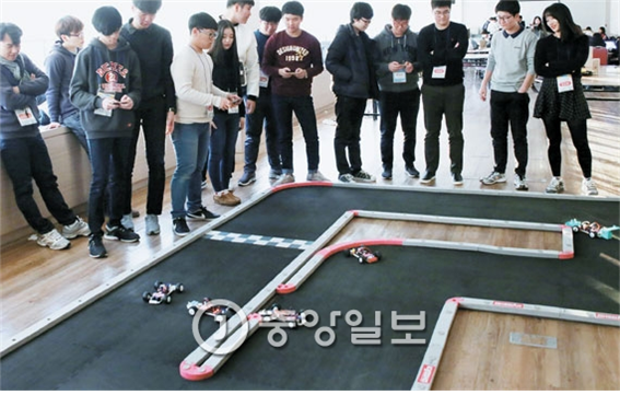 "[J가 가봤습니다] 여기 거쳐간 중·고생들, 특허 1700개 냈다" : KAIST IP영재기업인교육원