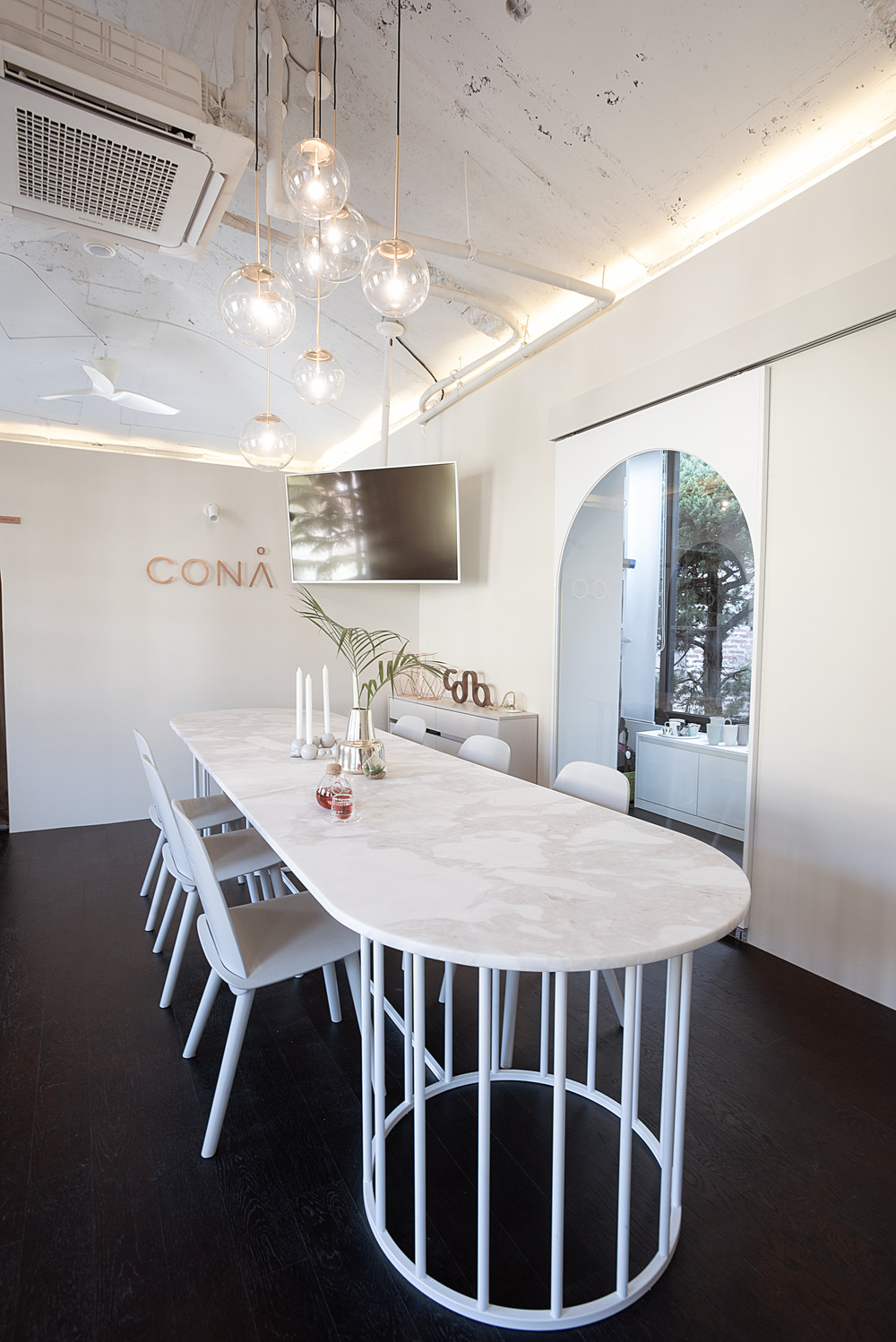 Cafe in Cona