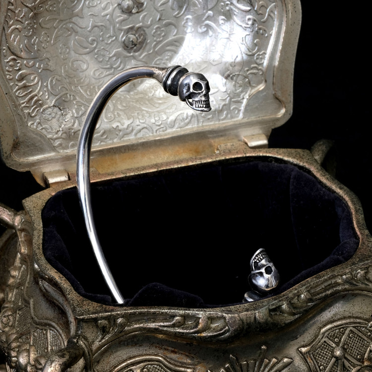 Memento Mori Skull Bangle : penetrate