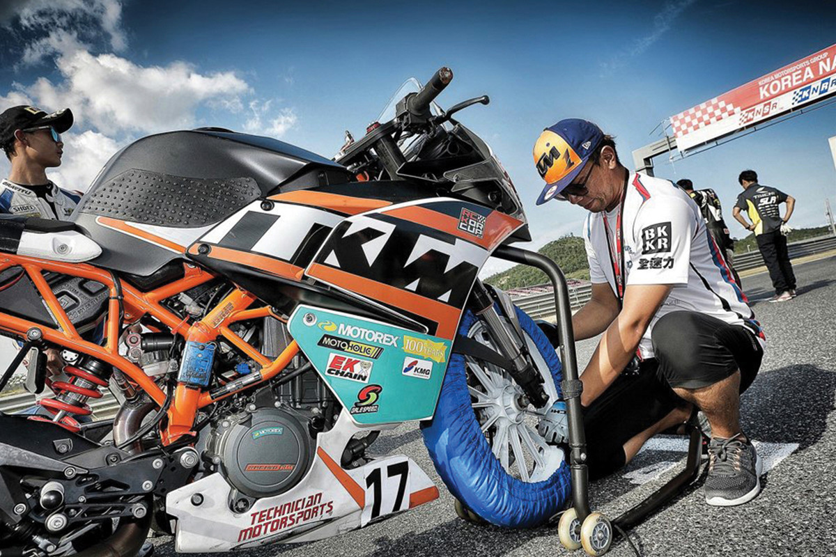 KNSC 2라운드에서 맹활약한 KTM : 한국이륜차신문