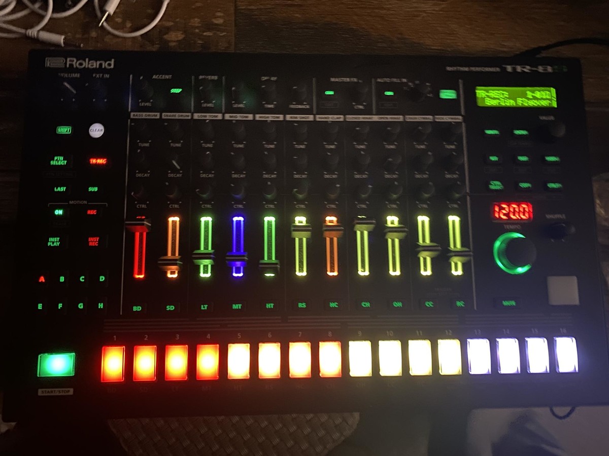 [판매] Roland tr8s : 옥토모 OCTOMO