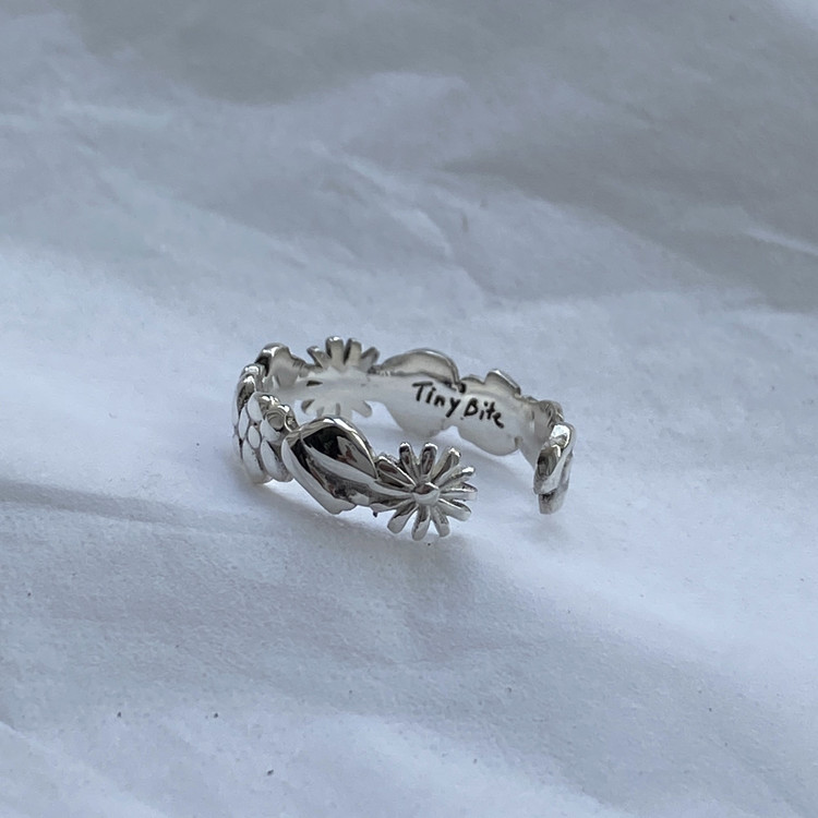 random flower ring (opened) ⎜ 랜덤 플라워 링 ( 1 color ) : 타이니바이트 tinybite -핸드메이드 주얼리