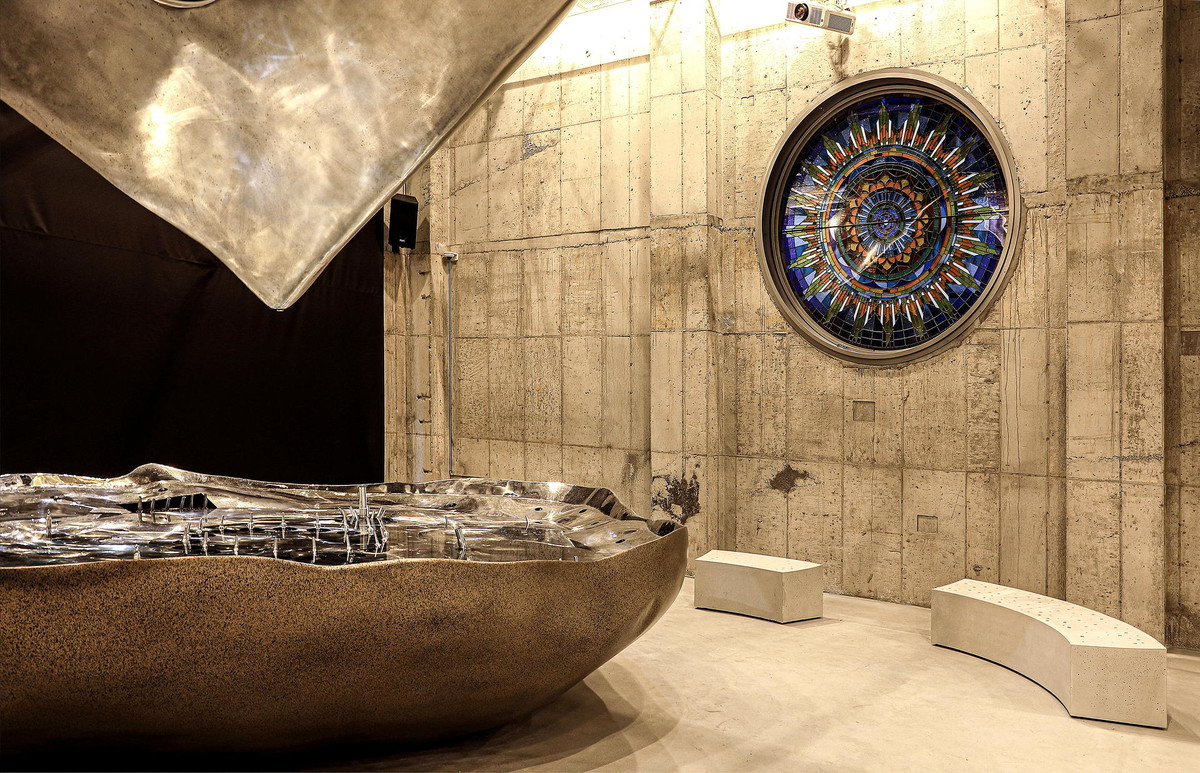 Ader Space 3.0 Flagship Store (Sinsa) 1F Main hall : UHPC 디자인 콘크리트 디크리트