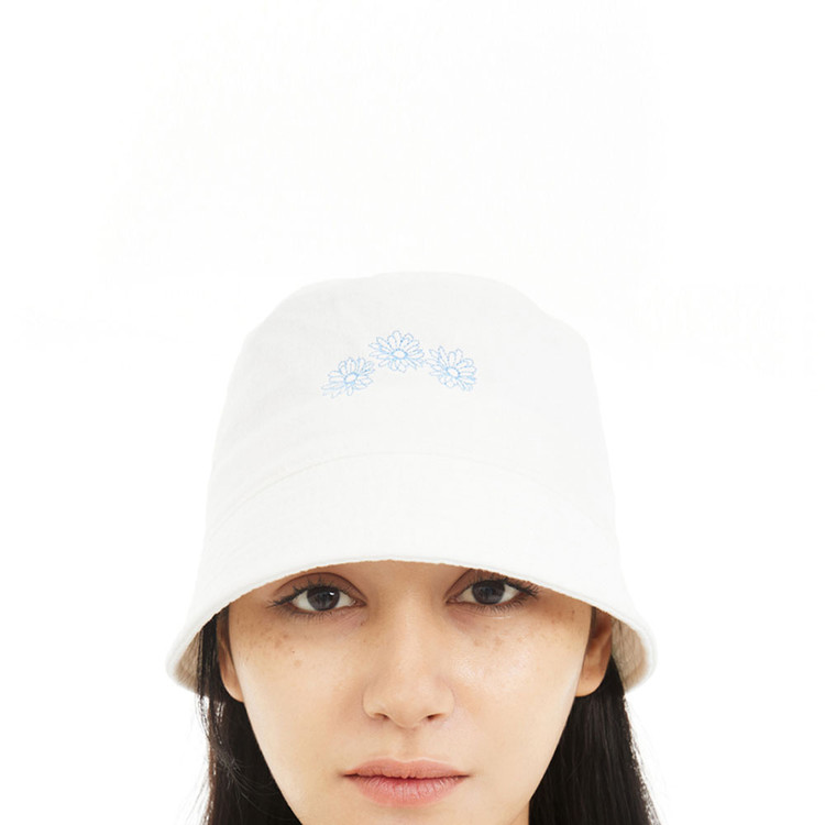 UL:KIN X KIM JAE HWAN_DAISY Embroidery Bucket Hat_White : STARPLAY#