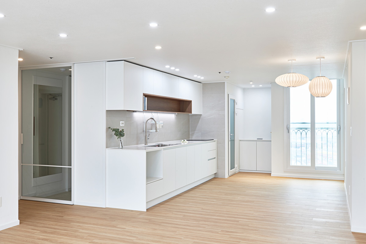 차분함과 따뜻함이 공존하는 신혼집, 용인 효천신안인스빌 32py : HOME