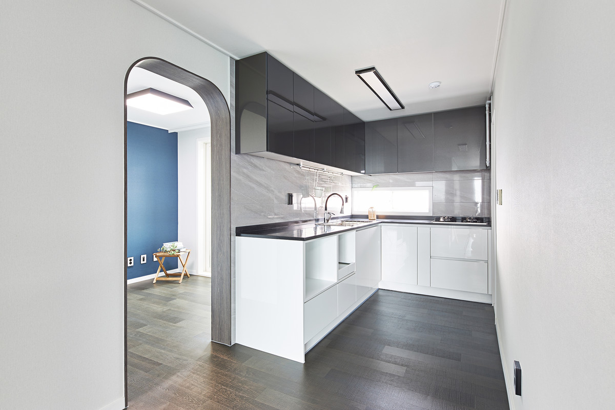 다크우드와 블랙의 조화! 화성 병점주공1단지 23PY : HOME