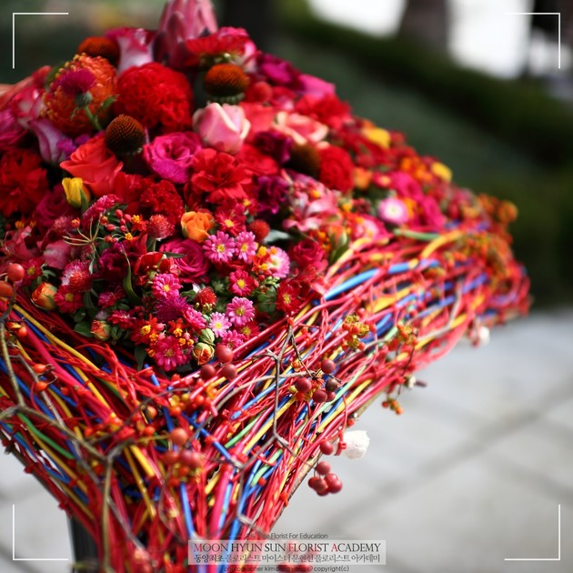 플로리스트가 되기 위해 이 길로 들어서는 그 순간부터 두가지의 목표를 가지고 있어야 한다 칼럼 동양최초 플로리스트 마이스터 문현선
