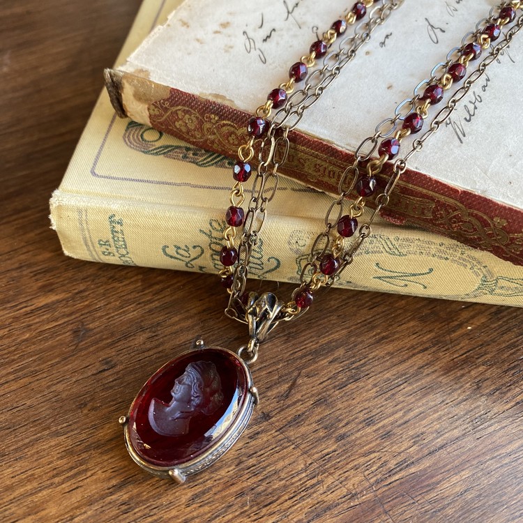 Rosary Intaglio Necklace : Jamie collections