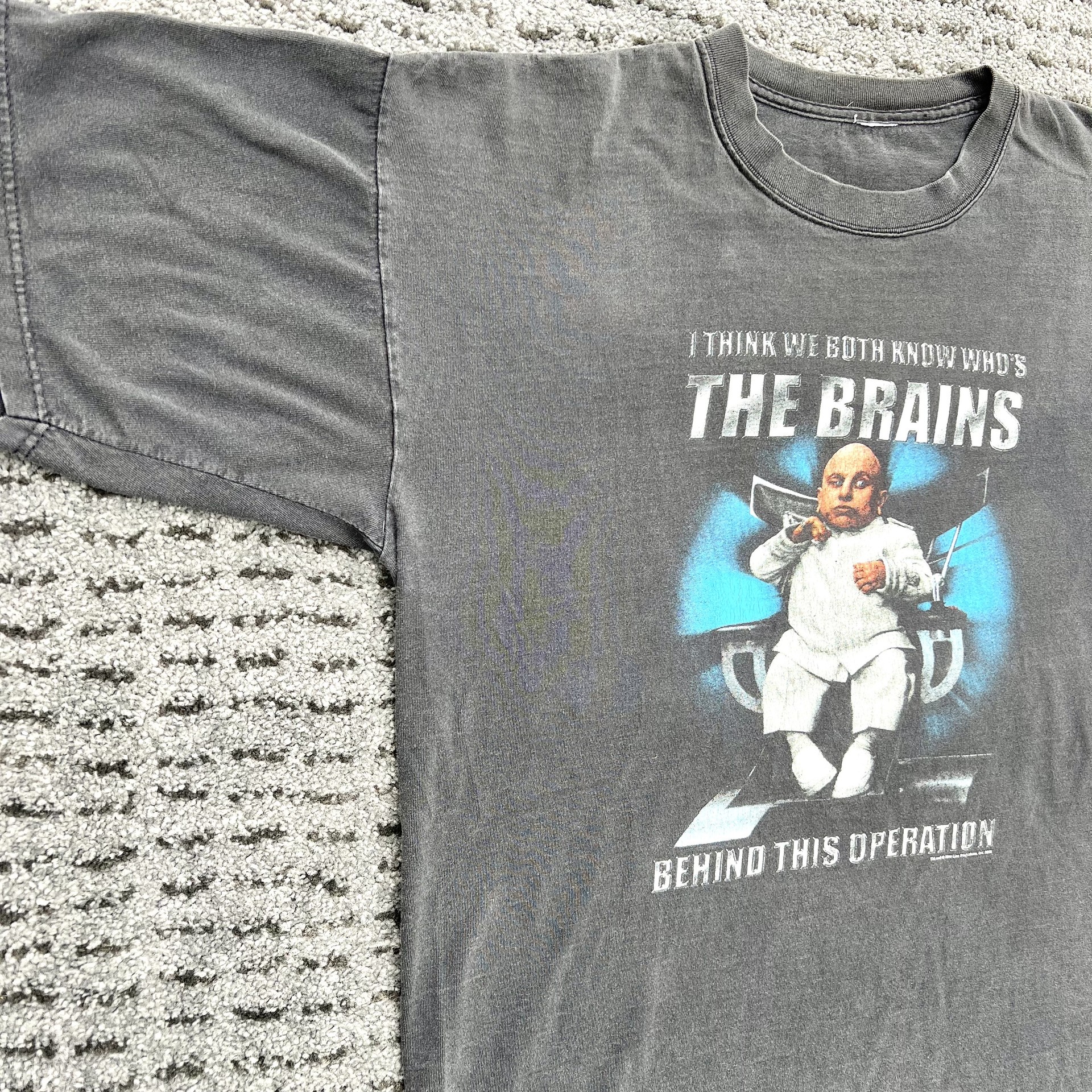 02" Austin Powers in goldmember mini me fade tee : soberseoul