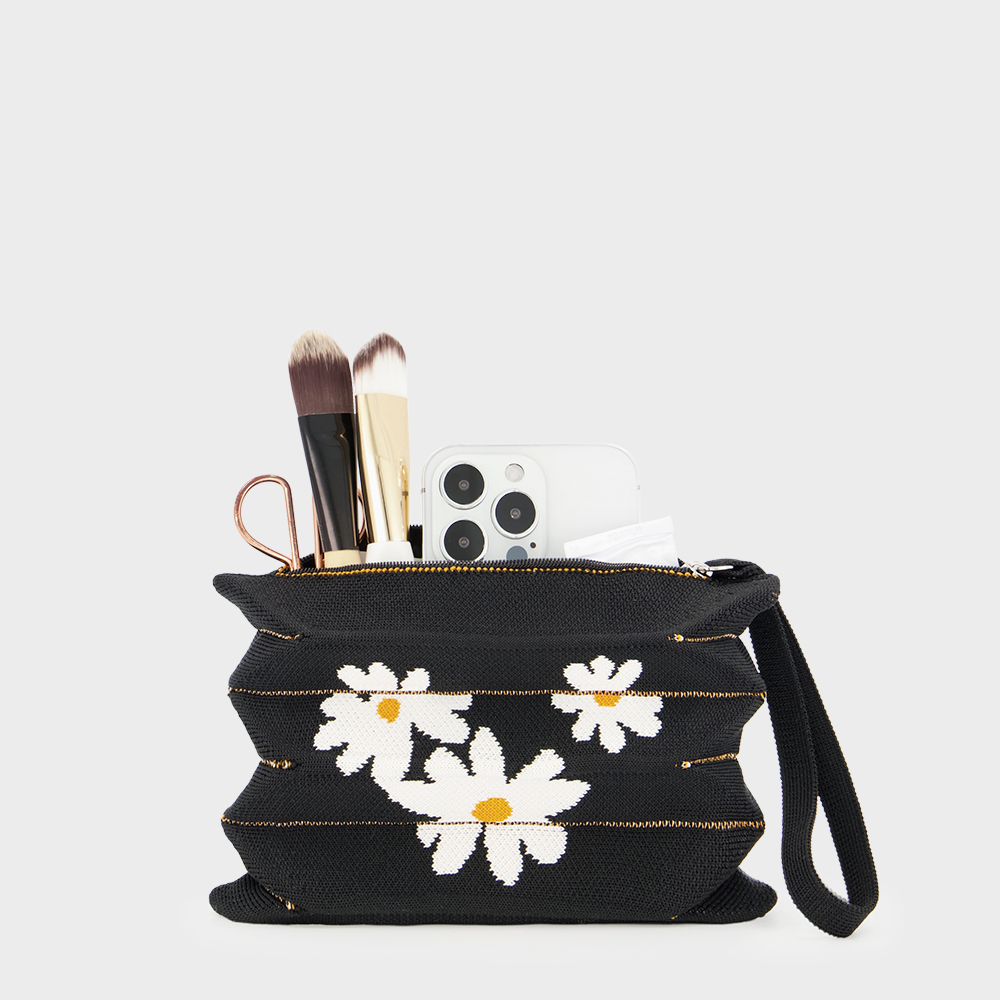 (Joseph & Stacey) Lucky Pleats Pouch S Daisy Rich Black : wink ...