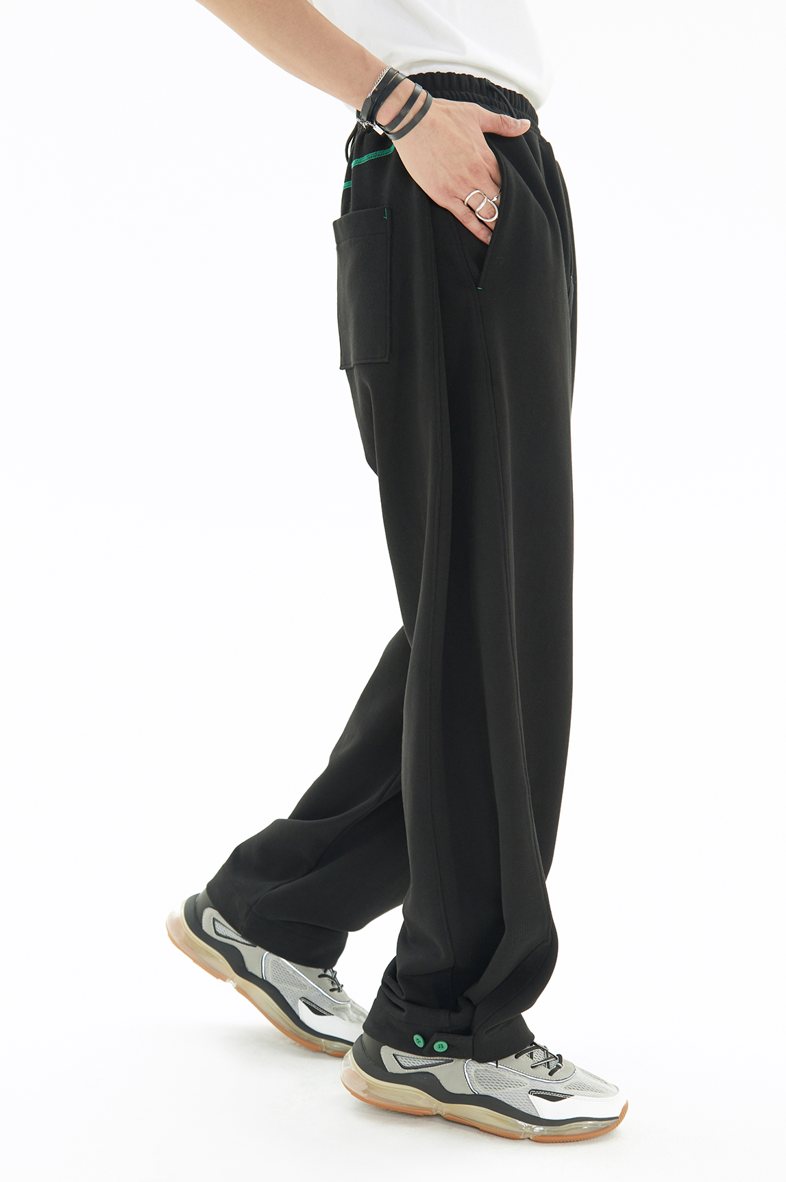 Side tuck wide pants (black) : 더 아이덴티티 프로젝트 LAB
