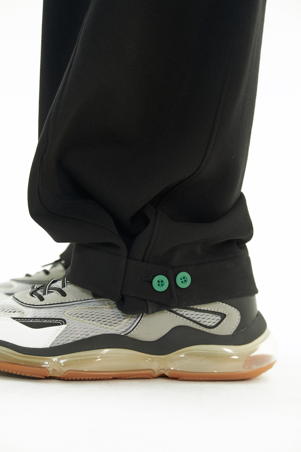 Side tuck wide pants (black) : 더 아이덴티티 프로젝트 LAB