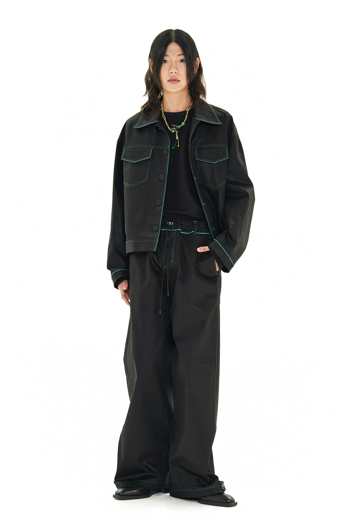 Coating denim side tuck pants (black) : 더 아이덴티티 프로젝트 LAB