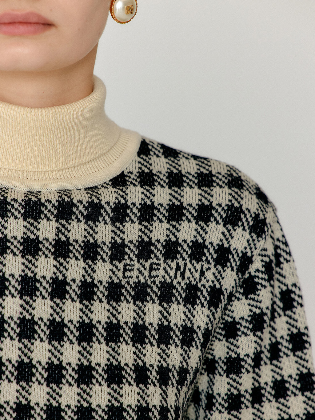 VINKY Gingham Check Knit Pullover - Black/Ivory : EENK