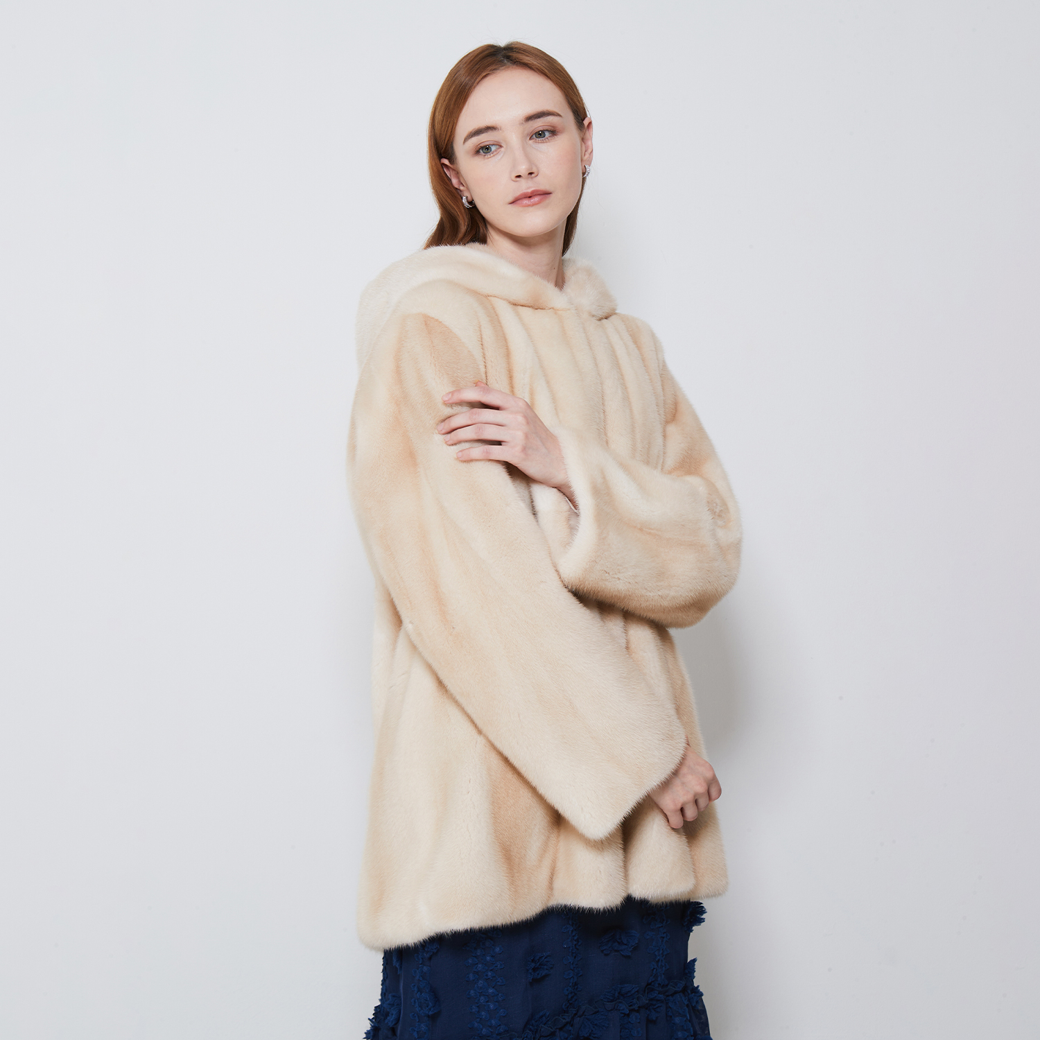 오버핏 A-LINE 통후드 밍크 자켓 사가 로얄 퀄리티 3개 색상 : 라프라우 LAFRAU