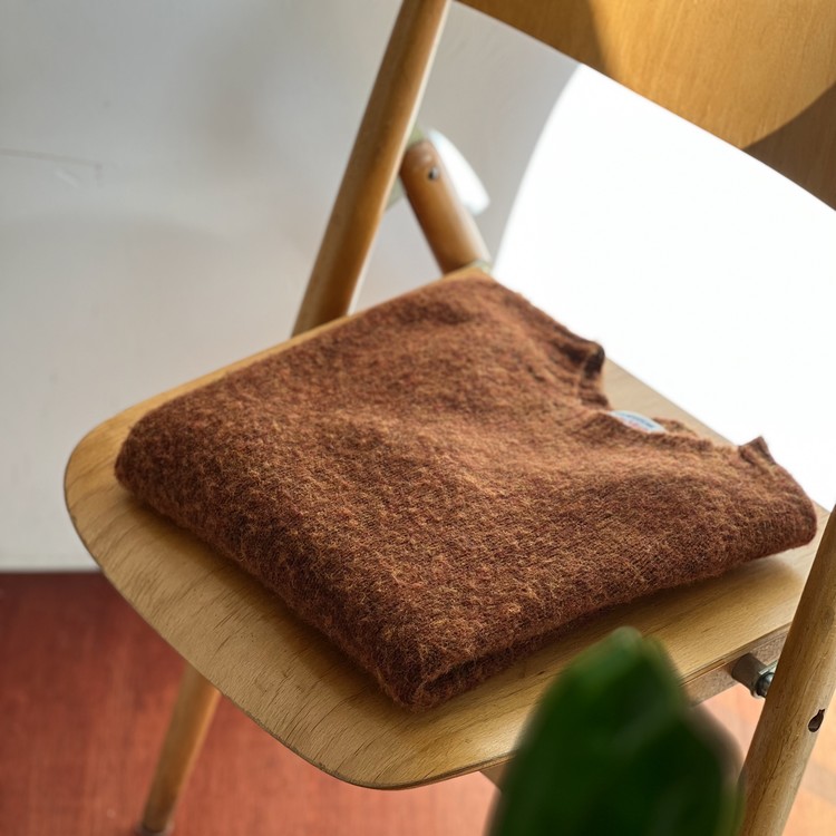 John Tulloch Shaggy dog Sweater : 커넥티드도어 connected door
