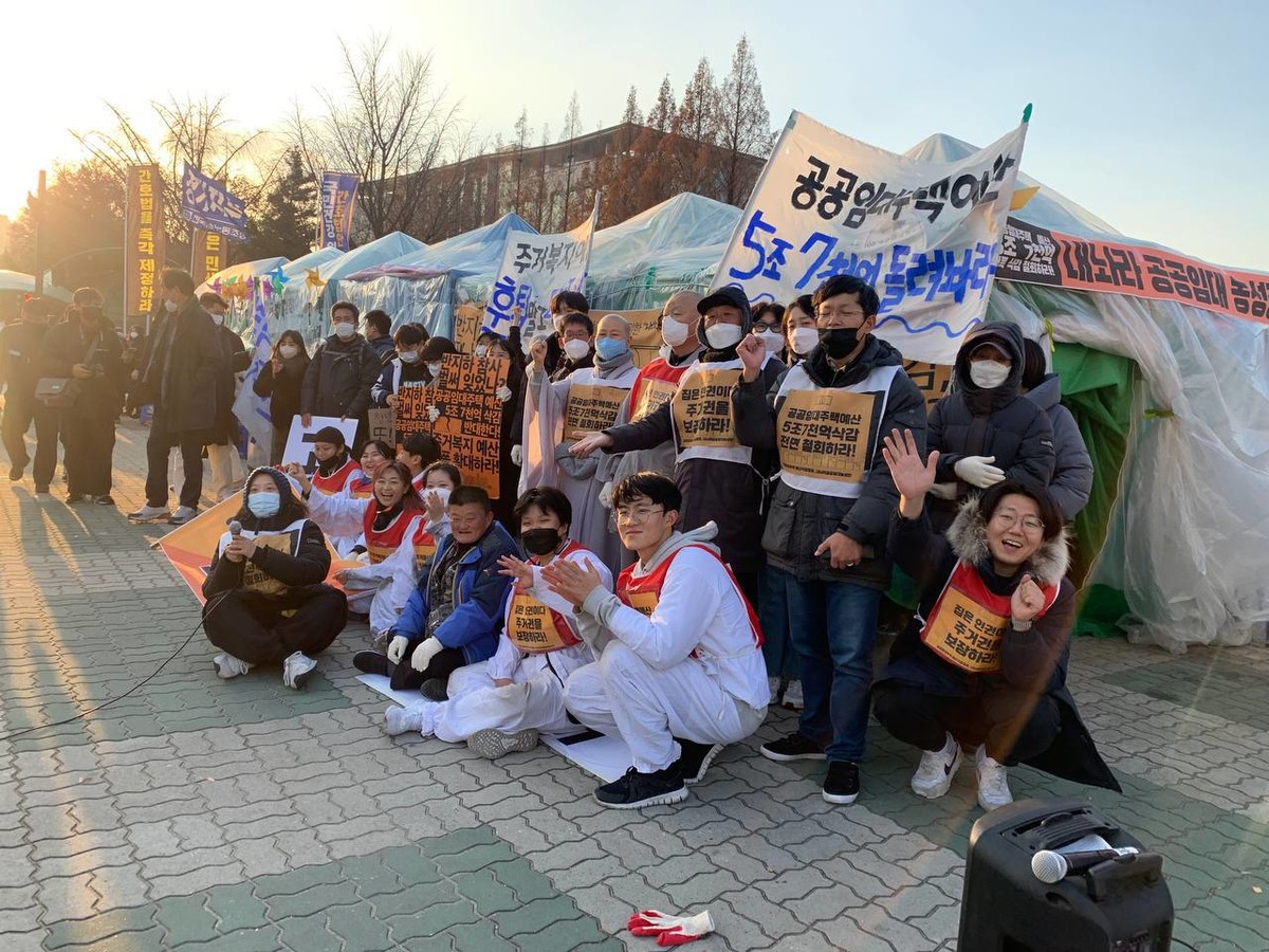 [활동보고] 공공임대 예산쟁취 오체투지 행진에 민달팽이 함께 했습니다! 221207, 14시 : 민달팽이유니온