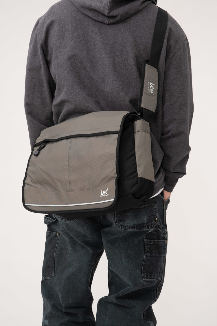 Lee Messenger Bag : 월드피스 다이어트