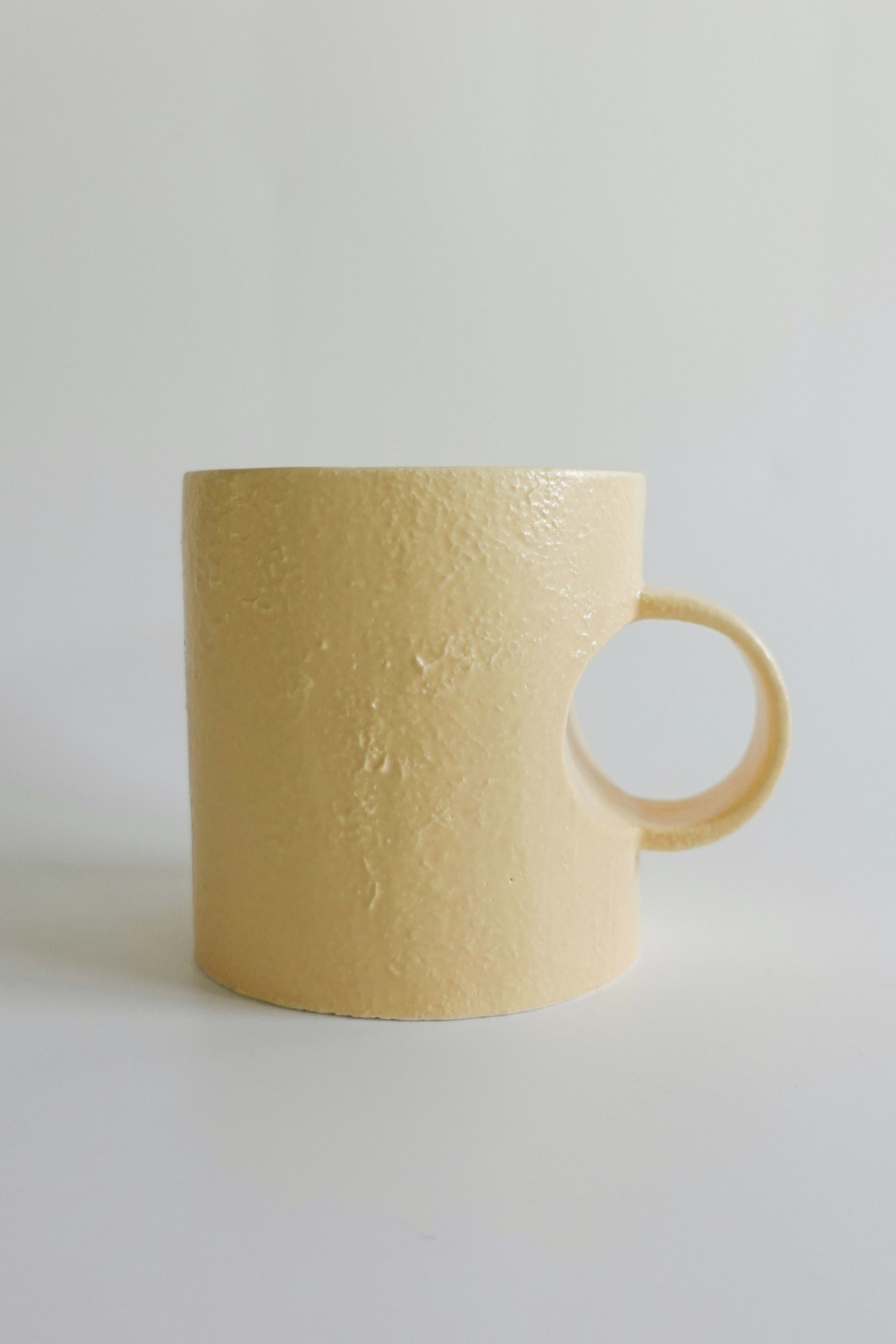 Hole cup - texture butter : MONUAND