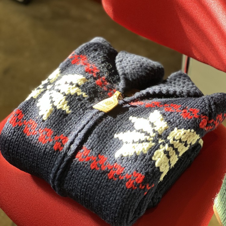 Canadian Sweater Hand Knitted Zip-Up : 커넥티드도어 connected door