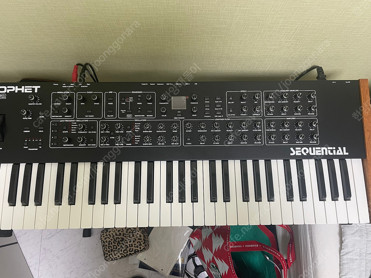[판매] sequential rev-2 8 voice 200만원에 내놓습니다. : 옥토모 OCTOMO