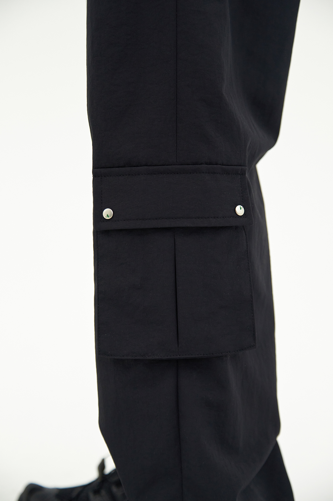 Women hidden zipper cargo pants (black) : 더 아이덴티티 프로젝트 LAB