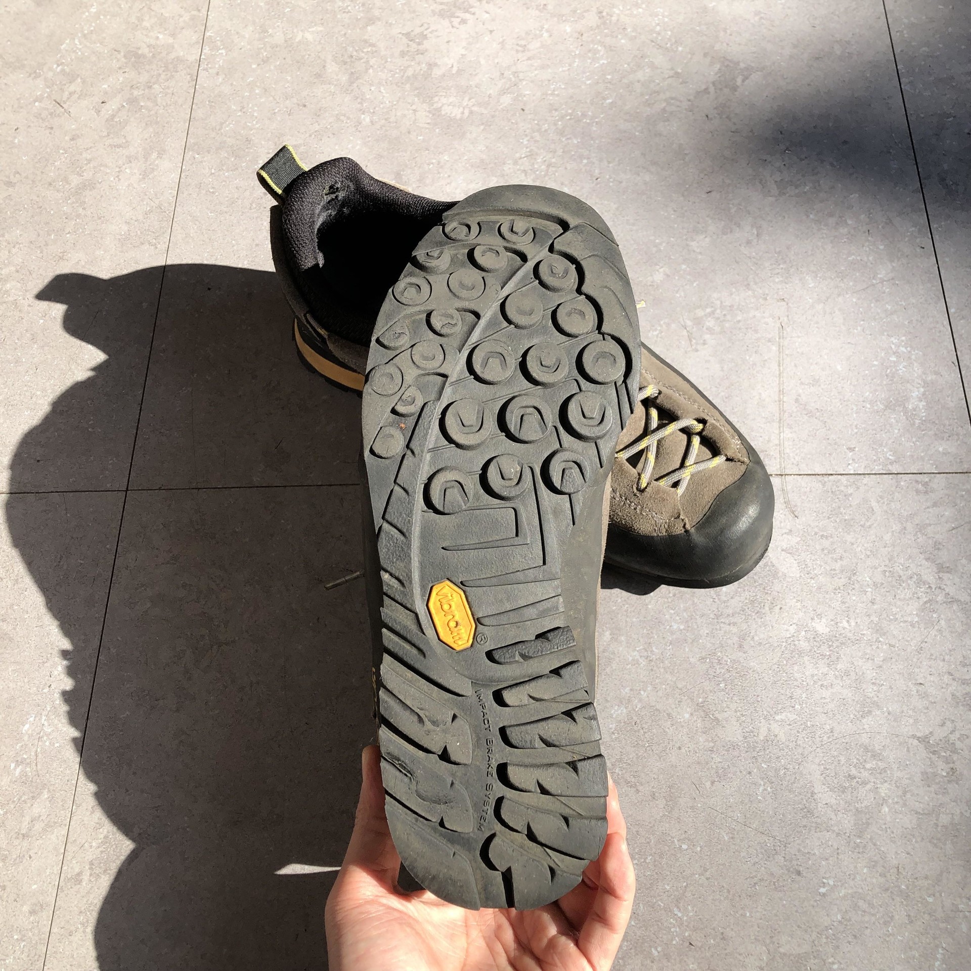 lasportiva tracking shoes : soberseoul