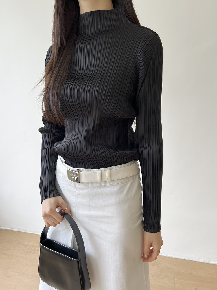 PLEATS HALF NECK TOP : oaens