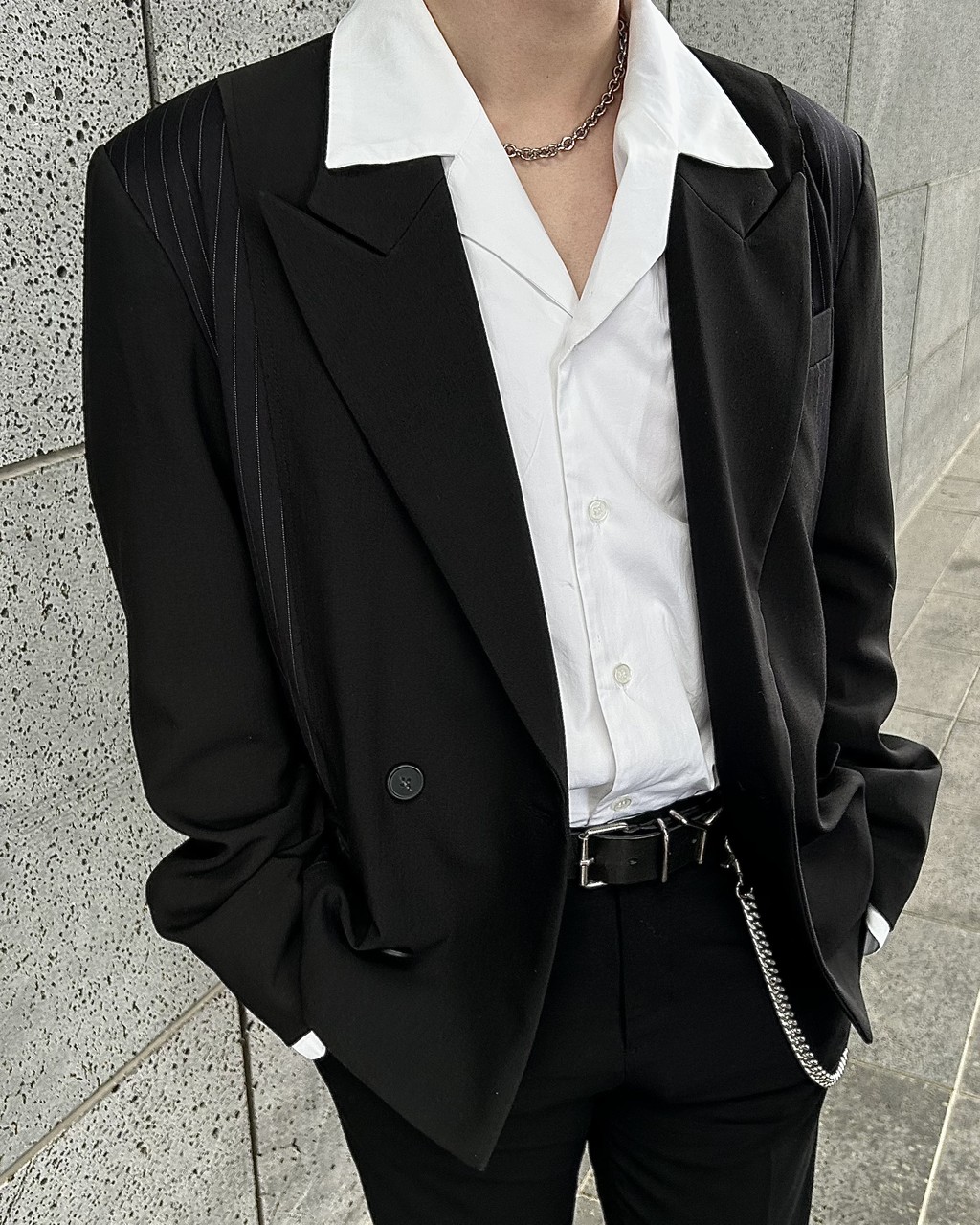 [ICVN] 스트라이프 배색 데끼 크롭 오버 블레이저 2COL (블랙,그레이) : 이치반