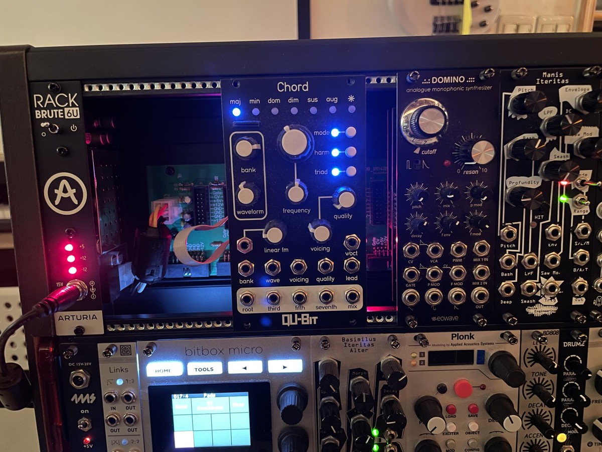 [판매완료] Qu-Bit Electronics Chord V2 Polyphonic Oscillator : 옥토모 OCTOMO