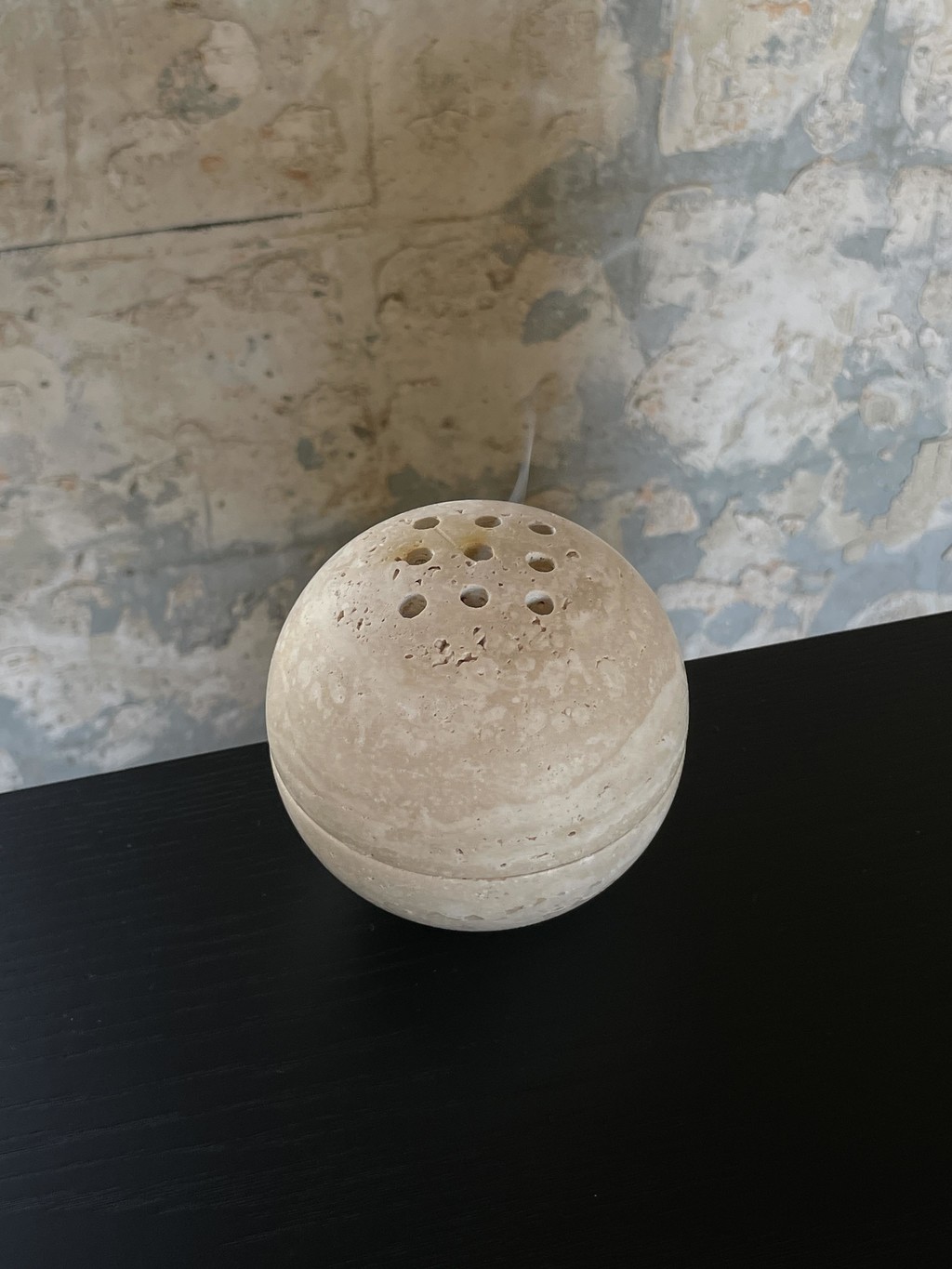 Incense holder (white ball) : jeom.