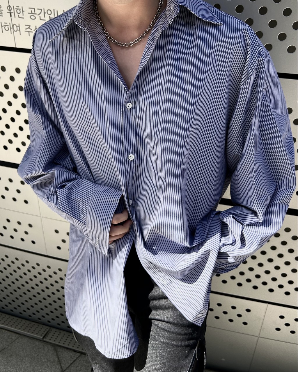 벌룬 스트라이프 오버 셔츠 2COL (차콜 , 네이비) : 이치반