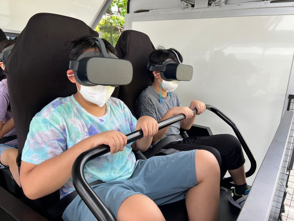 디지털 교육과 치료제 전문기업 VRisVR (브이리스브이알)