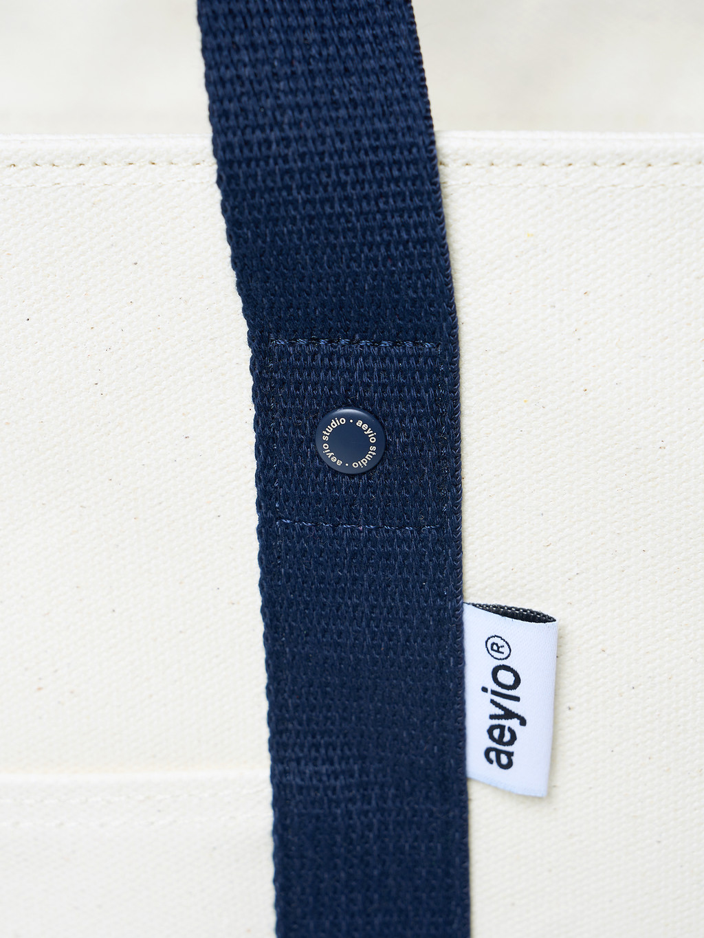 Eight bag_navy_Medium with strap (TO20) : 에이와이오스튜디오 aeyiostudio