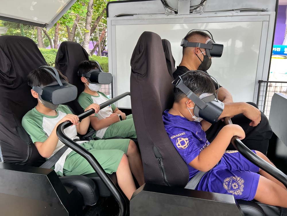 디지털 교육과 치료제 전문기업 VRisVR (브이리스브이알)