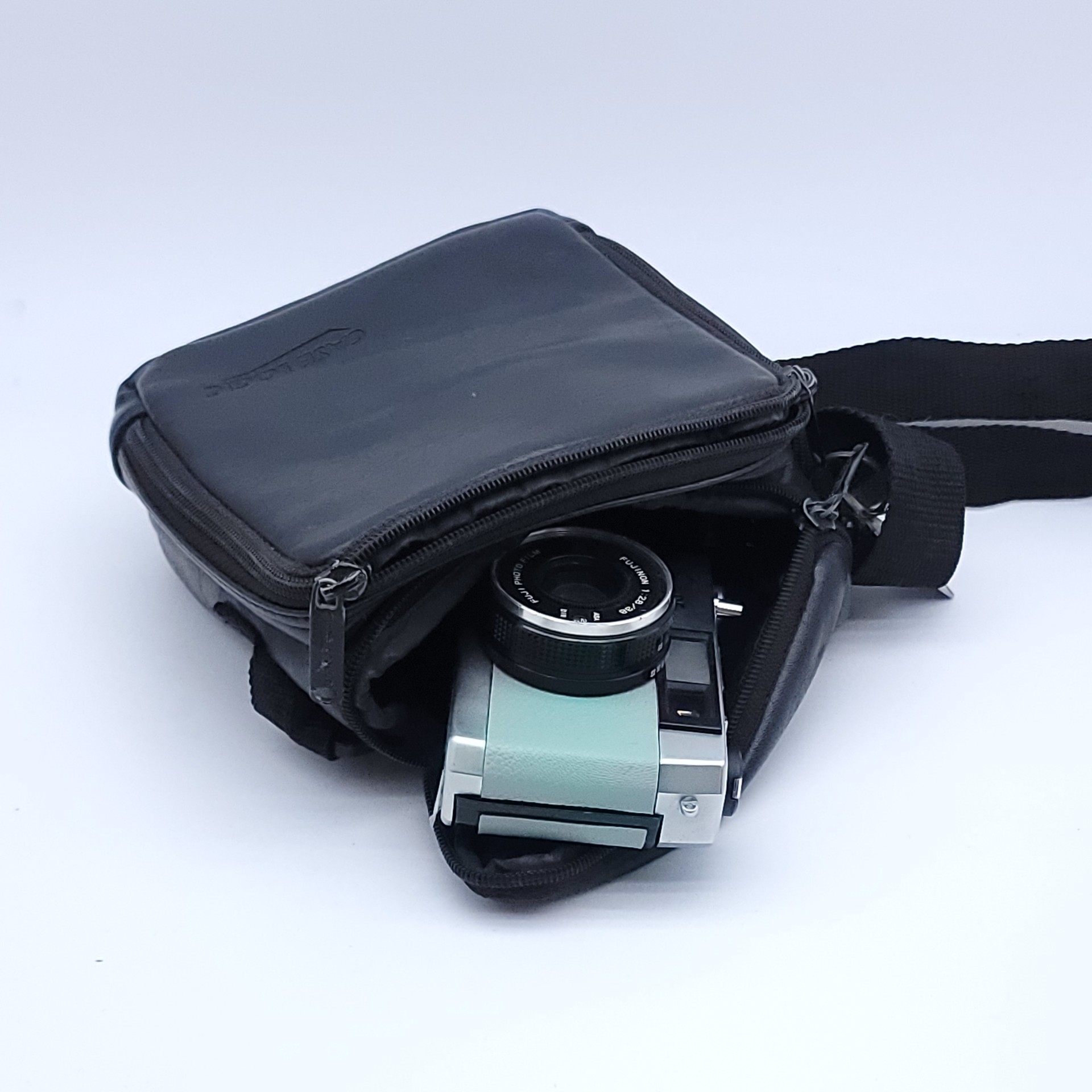 case logic 블랙 레더 소형 사각 필름카메라 가방 케이스 BG147 : 루트카메라 필카 필름카메라 상점 사이트 파는곳