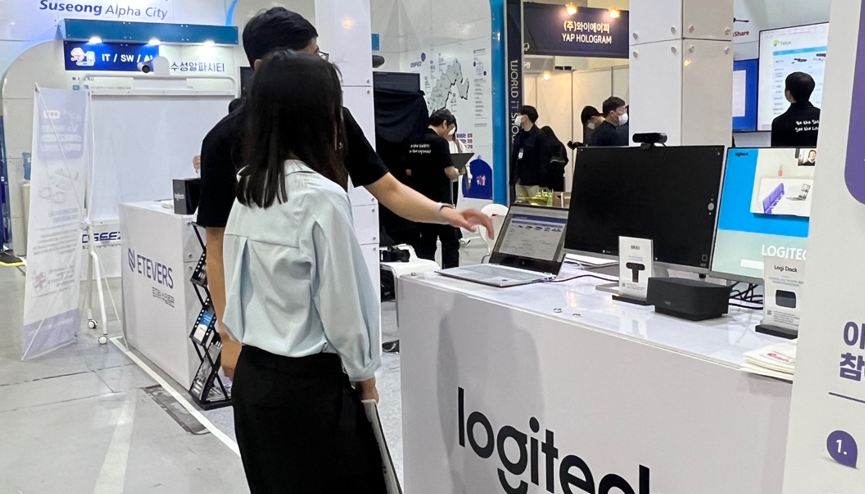 국내 최대 규모의 ICT 종합 전시회 'World IT Show 2023'에서 만난 에티버스 로지텍 VC : 에티버스 뉴스룸