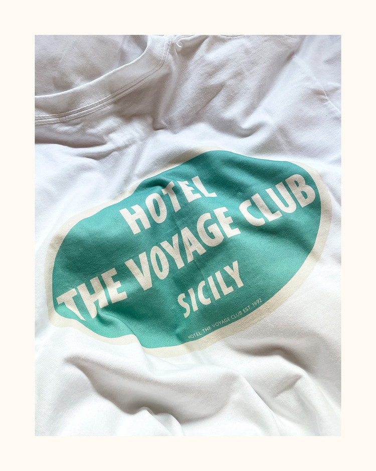The Voyage Club 티셔츠