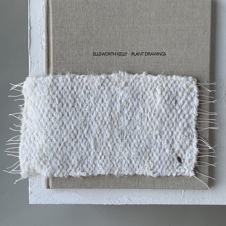 Table mat (soft white) : monthday