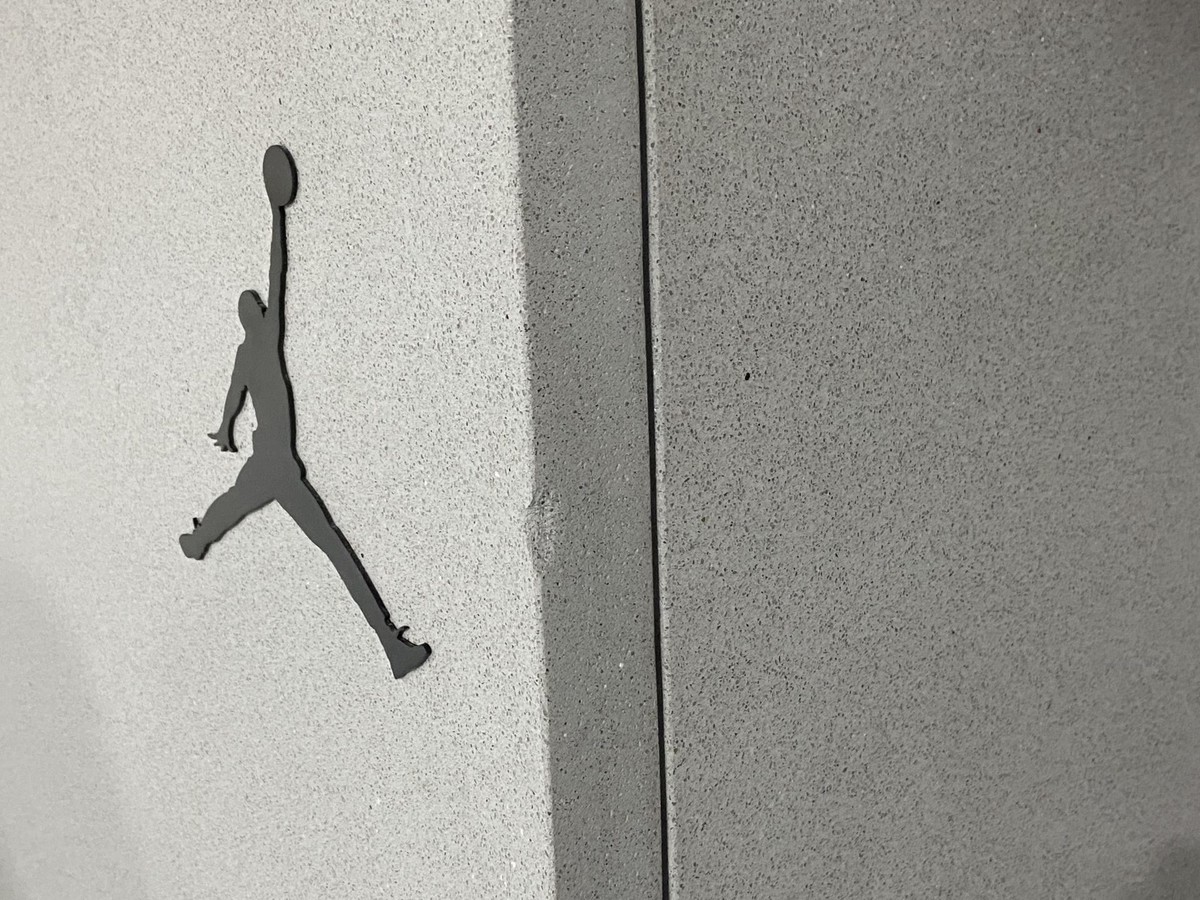 2020 디자인솔티드 나이키매장 : UHPC 콘크리트 산업을 선도하는 기업 미콘