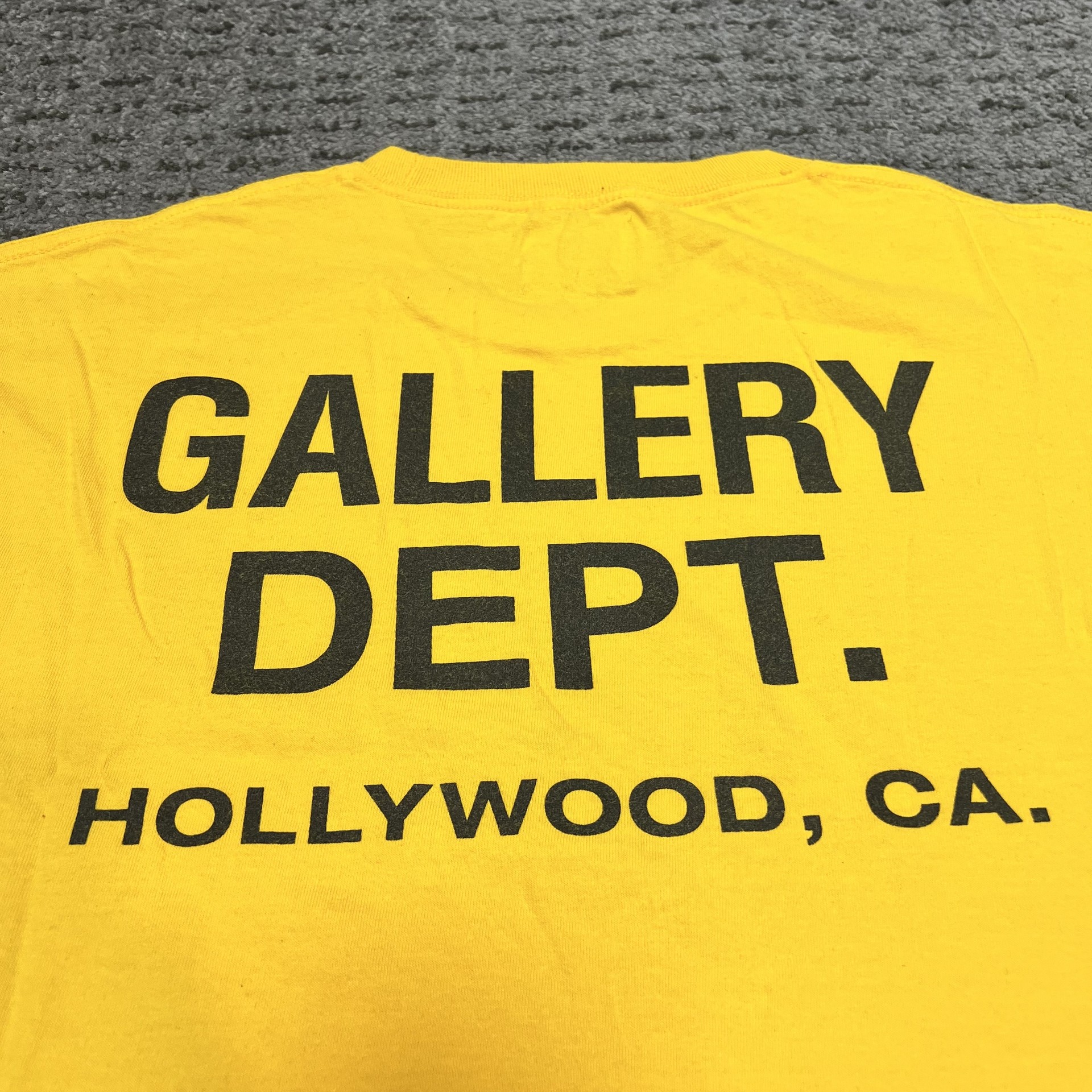 gallery DEPT. holly wood, CA yellow logo tee : soberseoul