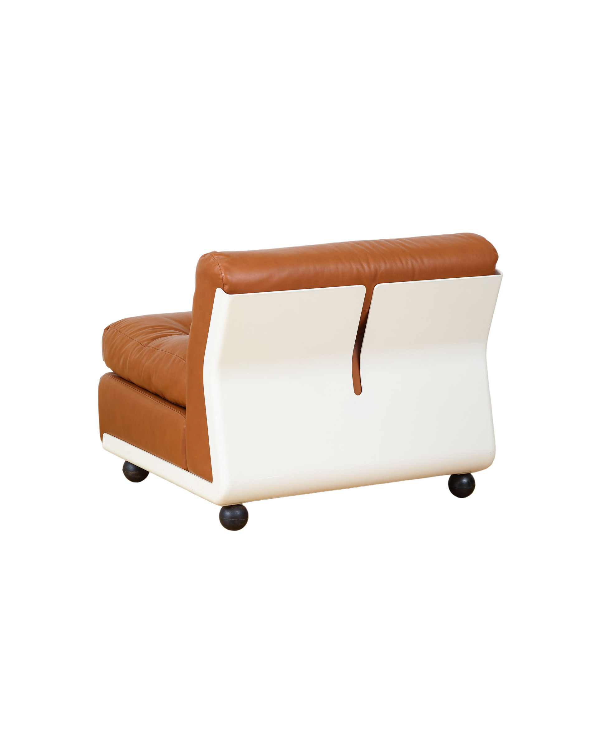 AMANTA LOUNGE CHAIR : 아파트먼트풀 마켓