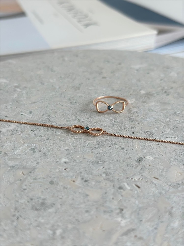 Blue Rough Diamond Twisted Ribbon Ring : LILY&M.