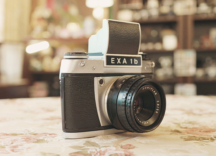 [수동] 내려다보고 촬영하는 수동카메라 EXA 1b : 엘리카메라 공식홈페이지
